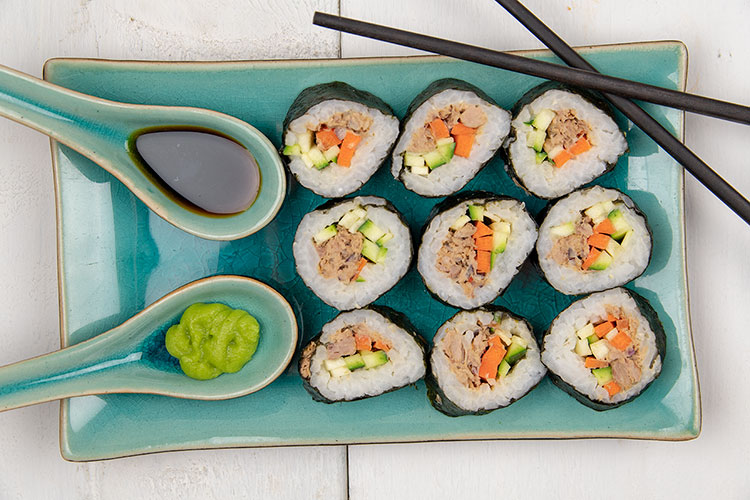 Sushi met tonijn wortel en courgette | Ekomenu